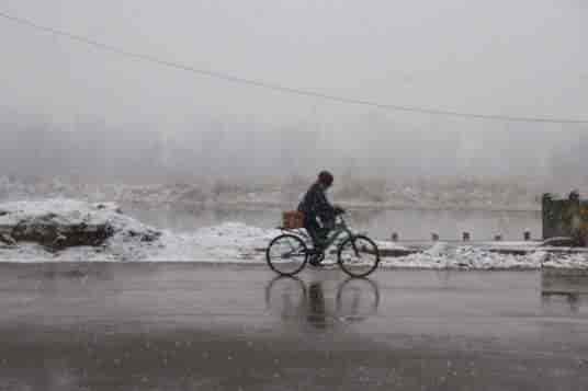 Higher reaches receive snowfall, rain lashes plains in J-K